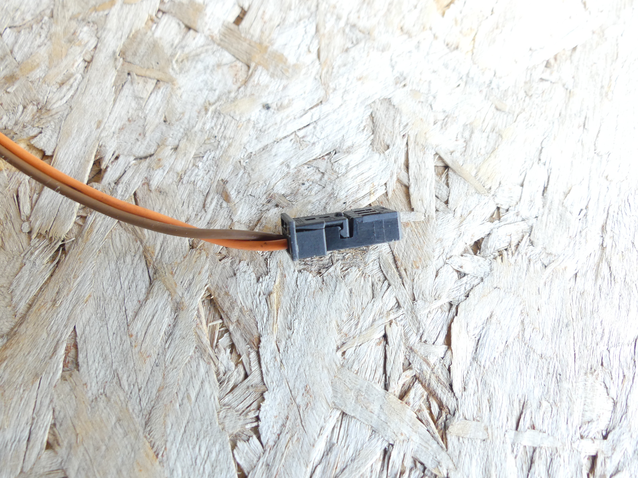 Mercedes Black 3 Pole 2 Wire Connector 0295455528 - Hermes Mercedes Black 3 Pole 2 Wire Connector 0295455528 - Hermes